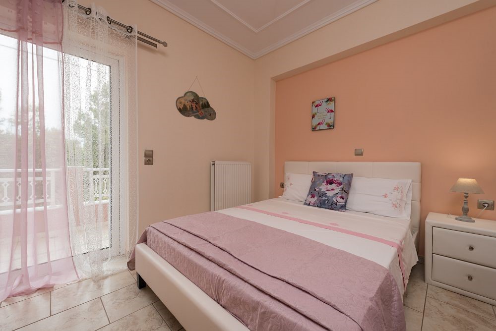 Vickys Apartment in Argassi Zakynthos Greece - Holidays in Zante Island