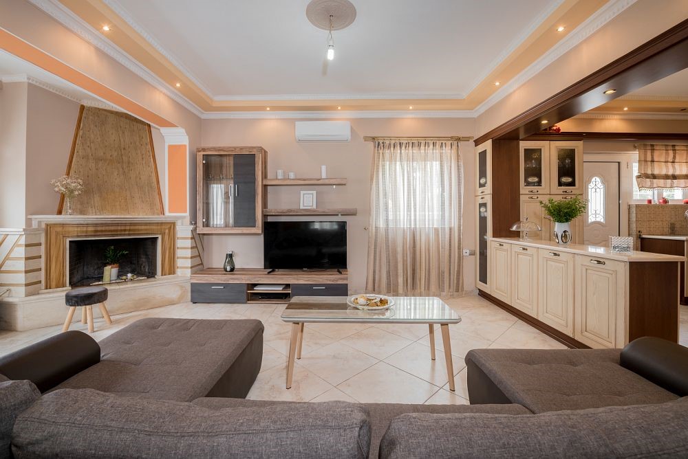 Vickys Apartment in Argassi Zakynthos Greece - Holidays in Zante Island